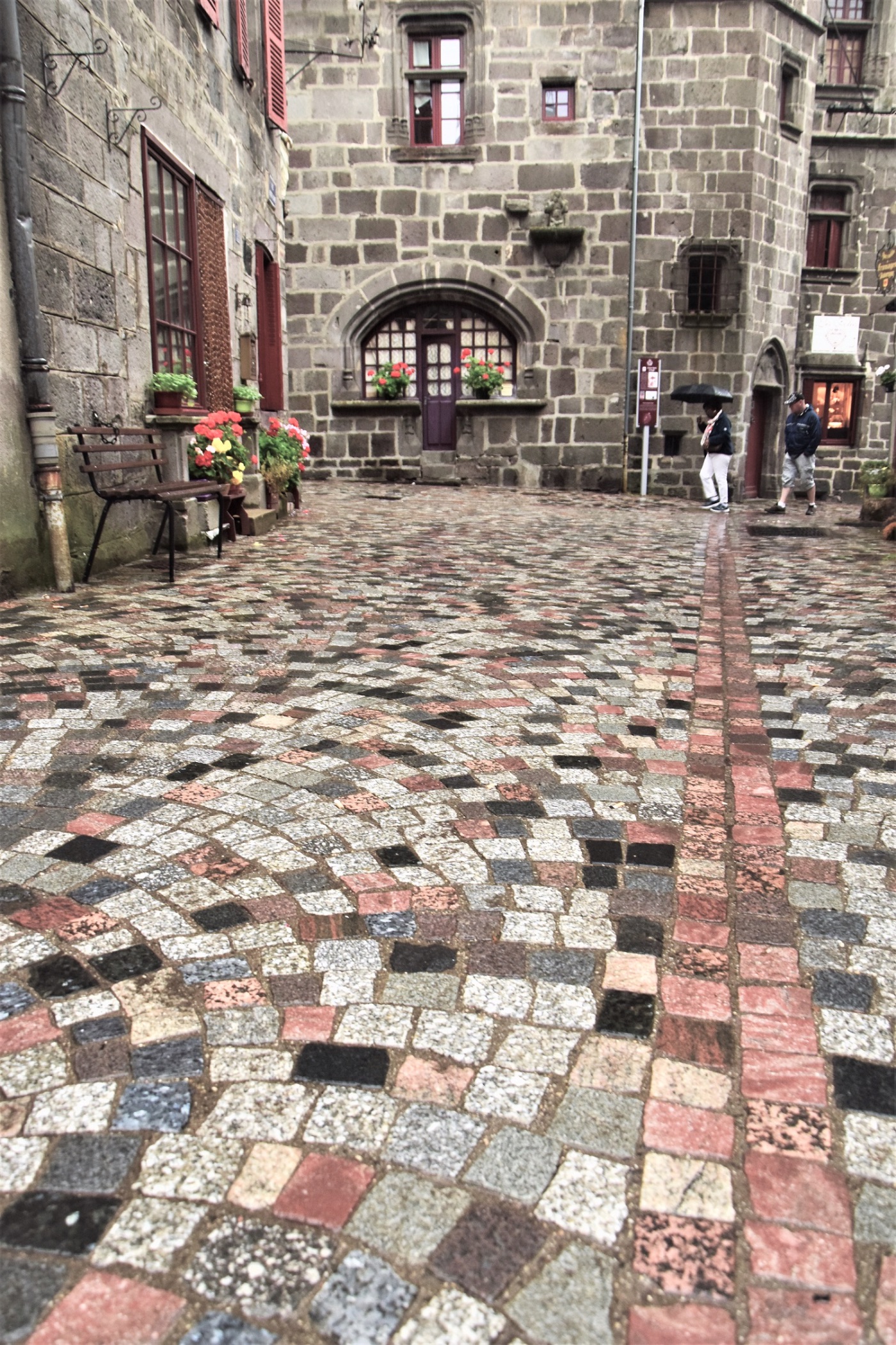 Besse, cité médiévale et Renaissance - MovenFlight